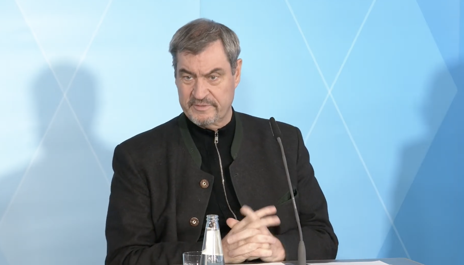 Nach Aufdeckung der Staatsaffäre Weimer durch Alexander-Wallasch.de ...