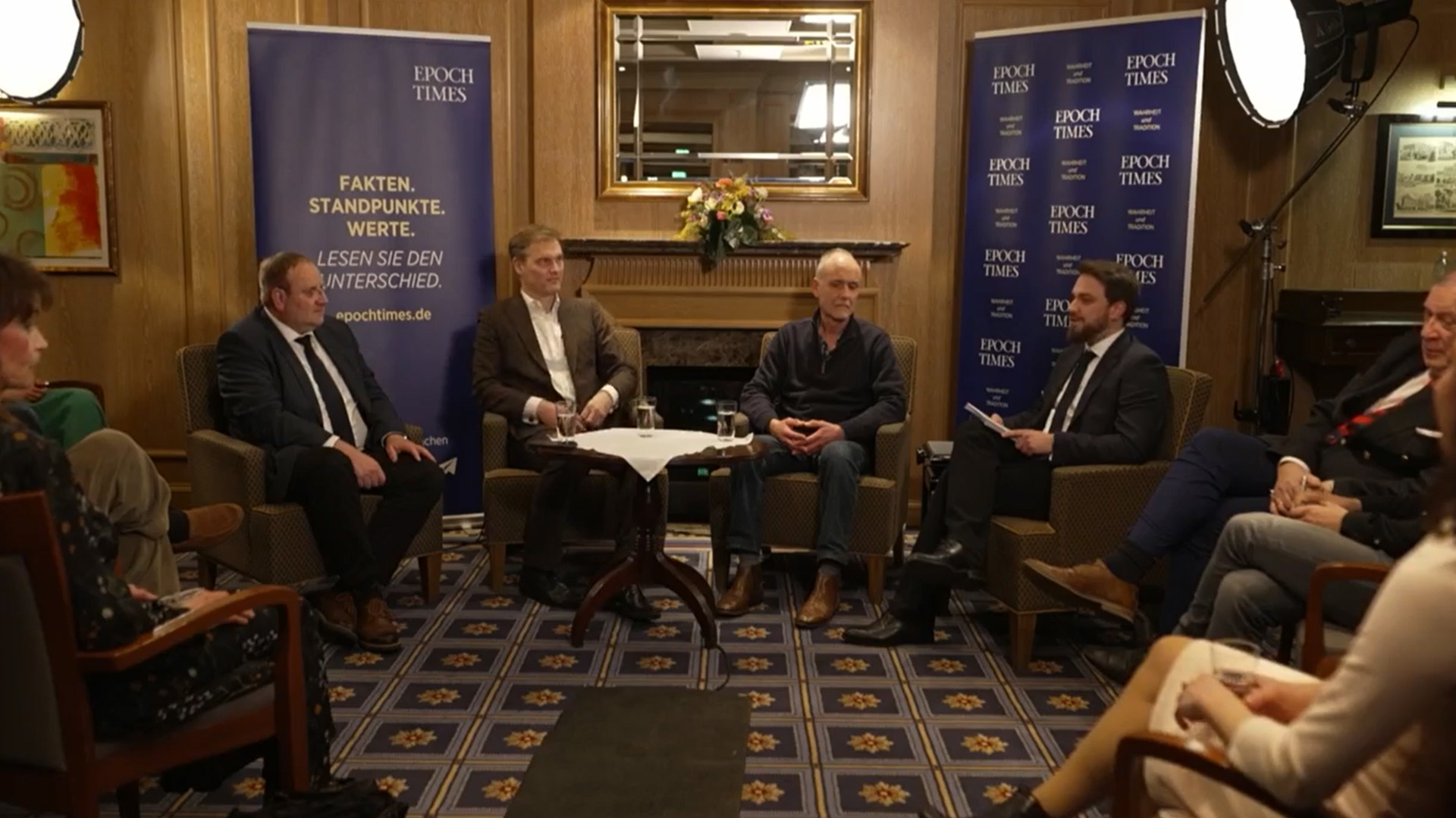Epoch Times zeigt, was Neue Medien können: Diskussionsrunde mit Ralf ... Epoch Times zeigt, was Neue Medien können: Diskussionsrunde mit Ralf ...